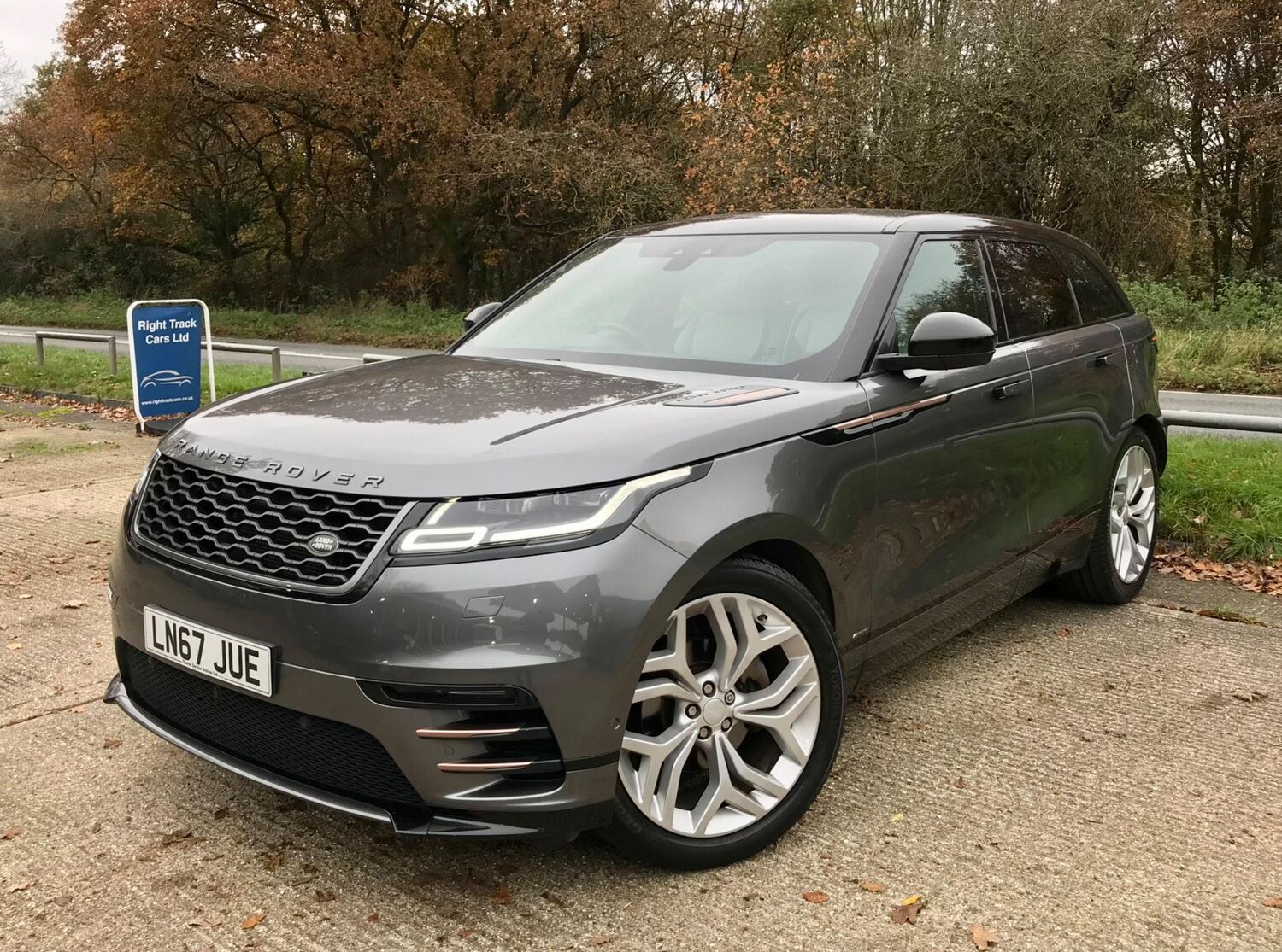 Used LAND ROVER RANGE ROVER VELAR 2017 Grey in Fordingbridge, Hampshire ...